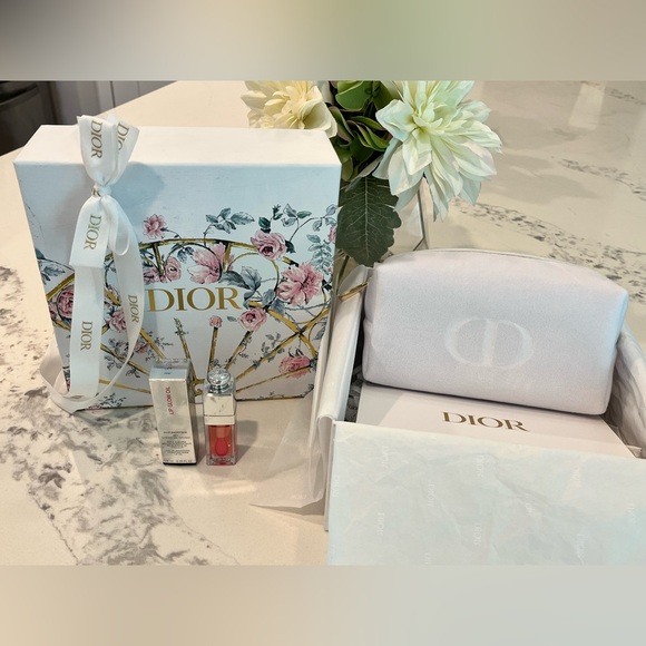 Dior | Skincare | Dior Beautiful Gift Box Set Cosmetic Dior Pouch And ...